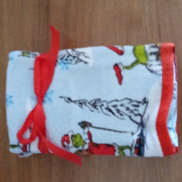 Dr. Seuss | Holiday | Grinch Hand Towels | Poshmark